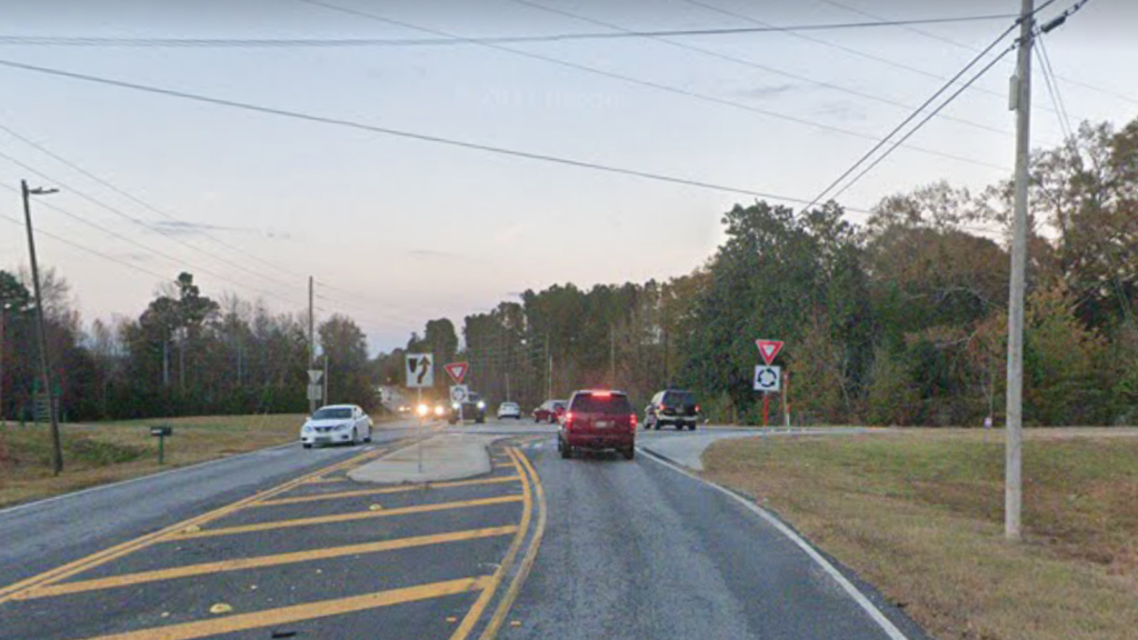 GDOT crews to enlarge Moseley Drive roundabout